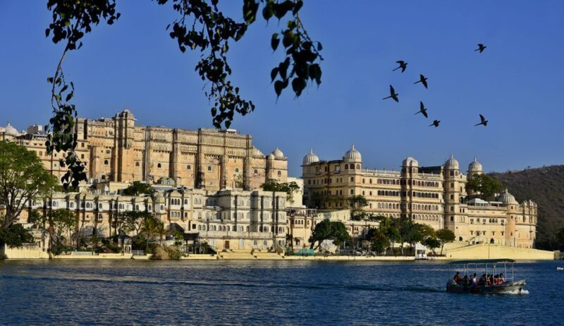 Udaipur: Guided Ghat Tour and Boat Ride - Key Points