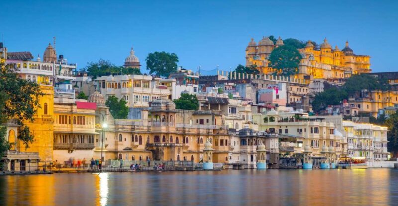 Udaipur: Guided Ghat Tour and Boat Ride - Exploring Udaipurs Ghat Waterside Heart
