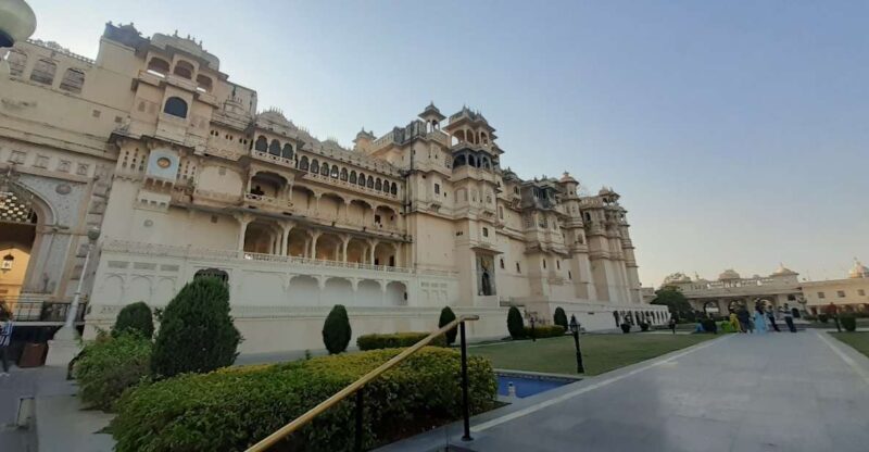 Udaipur Highlights: Private City Sightseeing guided tour - Key Points
