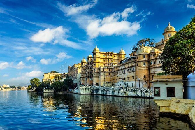 Udaipur in Full Day Sightseeing 8+places with Entrances fees - A Day in Udaipur: An In-Depth Look at the Tour