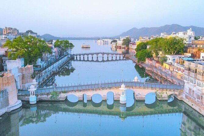 Udaipur in Half Day Sightseeing with guide and transfers - What to Expect from the Itinerary