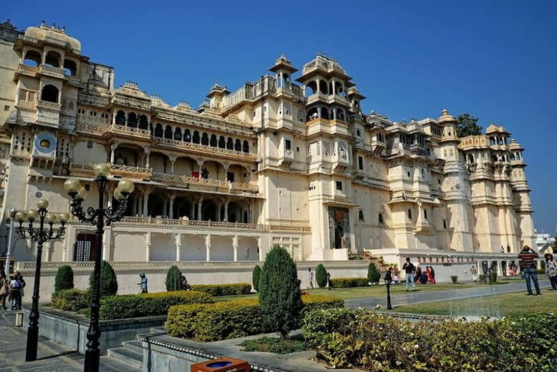 Udaipur: Private City Tour with Boat Ride - Key Points
