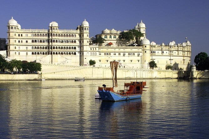 Udaipur - Privately Guided Half day Tour to city of lakes - Analyzing the Value: What It Means for Your Trip