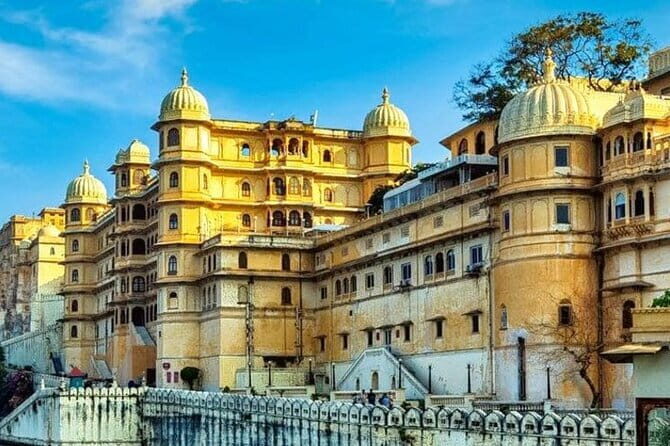 Udaipur Sightseeing Tour With Guide By Private Car - Key Points