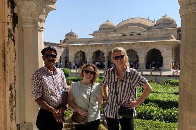 Udaipur to Delhi - Overland Tour - Artistic Charm of Mandawa and the Desert Lifestyle