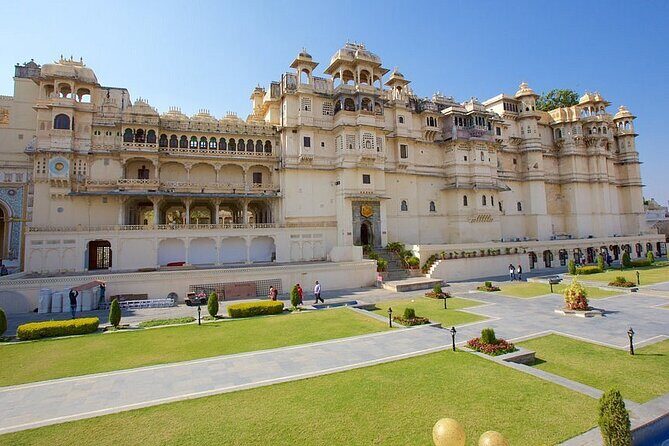 Udaipur to Jaipur Private Day Trip with Pushkar Stop - Who Should Consider This Tour?