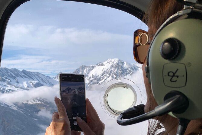 Ultimate Discovery: 3 Glaciers & Snow Landing  45min - Duration and Timing