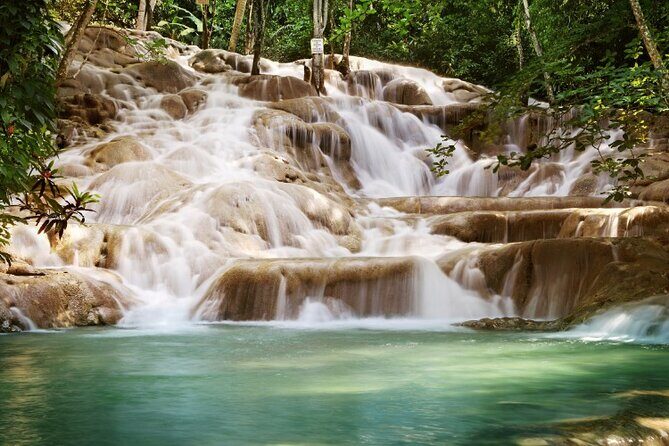 Ultimate Dunn's River Falls hike and swim and Natural wonder - What Makes the Climb Special?