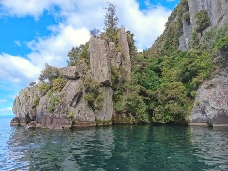 Ultimate Great Lake Trail Guided Hike & Boat Tour - Starting the Day: From Transfer to Trailhead