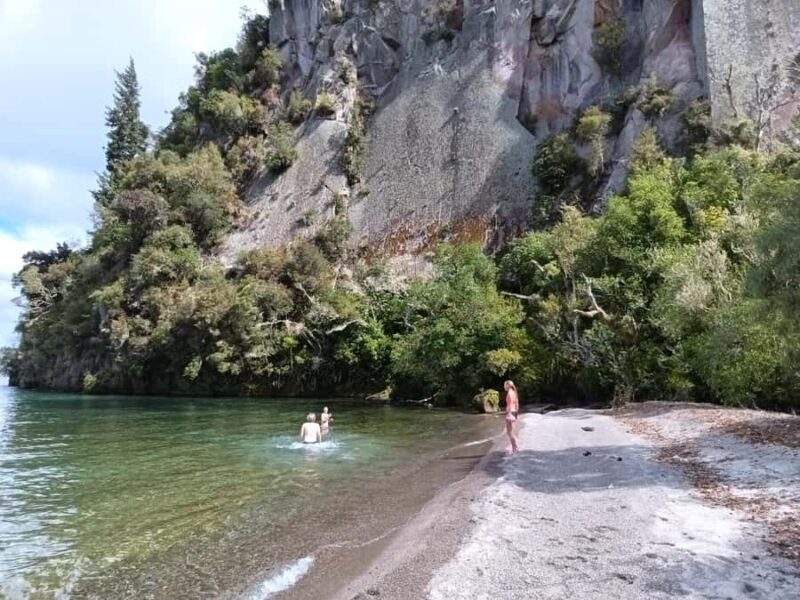 Ultimate Great Lake Trail Guided Hike & Boat Tour - Echo Rock and Native Bush: Unique Landmarks