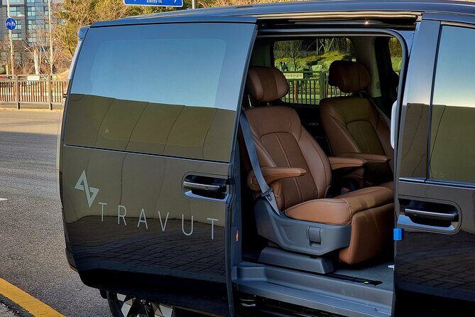 Ultimate Private Seoul Experience with Chauffeur-driven Car - Key Points