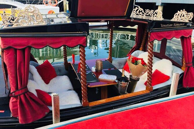 Ultimate Romantic Gondola Experience - A Detailed Look at the Experience