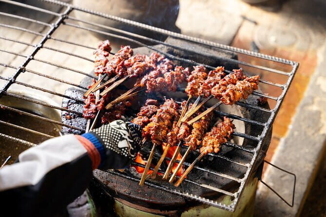 Ultimate Street Food Tour by Tuk Tuk - 20 Tastings Across 8 Stops - Exploring the Itinerary: What to Expect