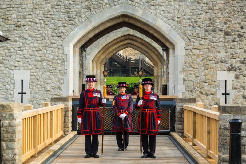 Ultimate Tower of London, Beefeater Welcome & Crown Jewels - The Value of This Tour