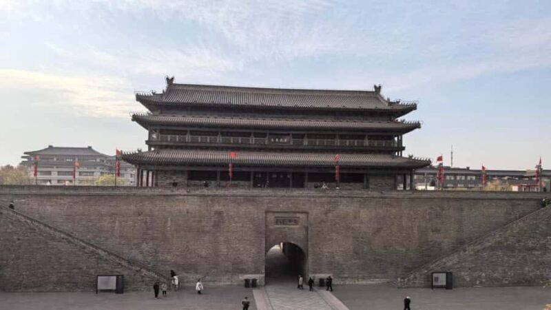 Ultimate Xian Experience: Wall, Museum, Food & Tang Show - An Evening of Dumplings and Tang Dynasty Performance