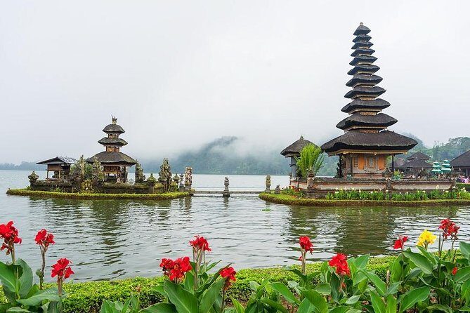 Ulun Danu Beratan Temple Bali Instagramable Tour - Key Points