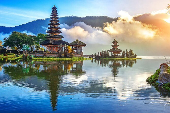 Ulun Danu tample and Tanah Lot sunset - Key Points