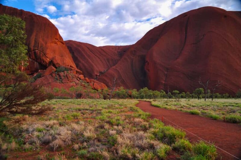 Uluru: Sacred Sites Tour + Sparkling at Sunset & BBQ Dinner - An Authentic Aussie BBQ Under the Stars