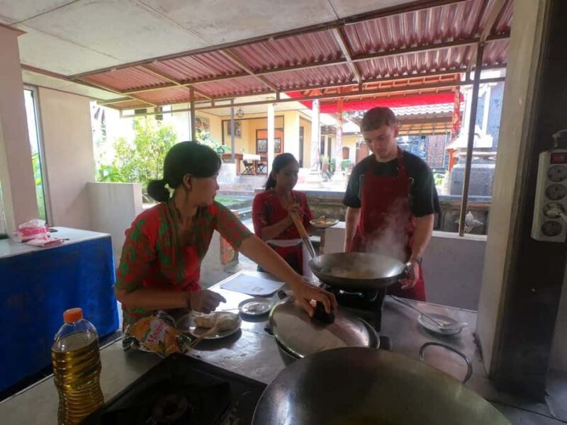 Uluwatu: Balinese Cooking Class And Market Tour Free Pick Up - What to Expect During the Class