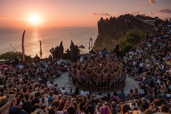 Uluwatu Cliff Temple sunset Tour with Kecak Show and Sea Food Dinner at Jimbaran Beach - A Closer Look at the Uluwatu Cliff Sunset Tour