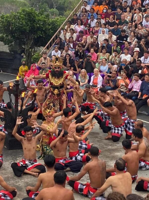 Uluwatu: Temple Sunset, Kecak Dance & Jimbaran Dinner - Key Points