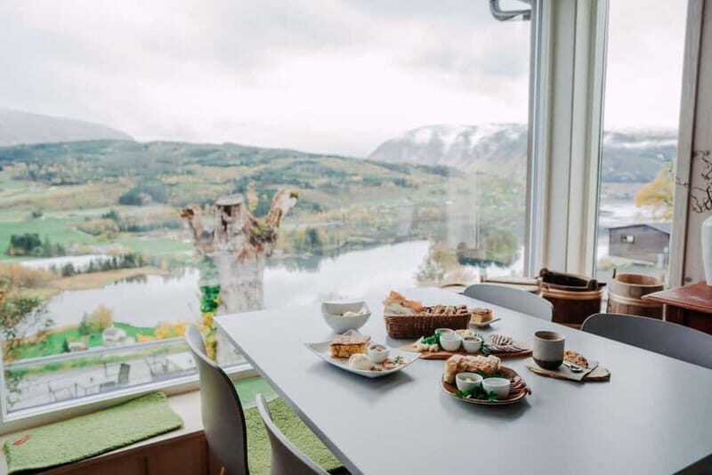 Ulvik: Cider Flight with 4 Types of Cider or Apple Juice - A Detailed Look at the Experience