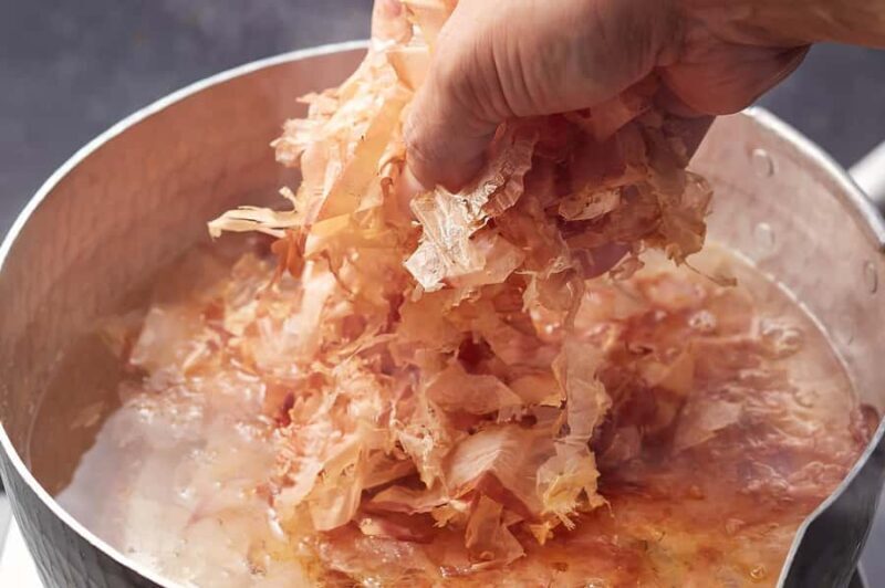 UMAMI-Tour: Sushi, Dashi, Miso soup & Calligraphy Workshop - A Closer Look at the Experience