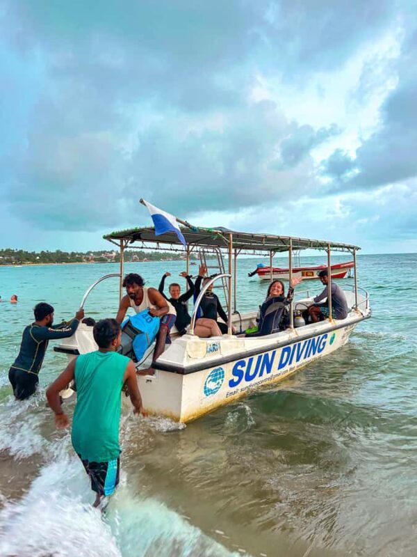 Unawatuna: Rock Island Snorkeling Tour with Equipment - Starting Point and Convenience