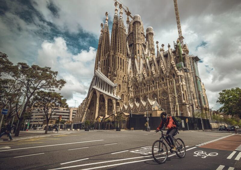 Uncover Sagrada Familia: Gaudís Designs and Museum Exhibits - Key Points