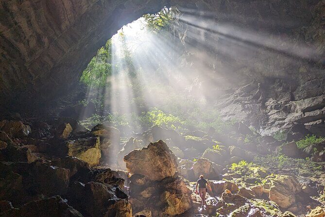 Underground World - An In-Depth Look at the Underground World Tour