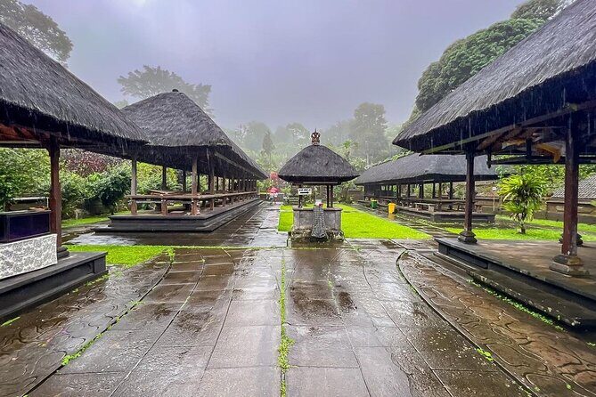UNESCO Rice Terrace Jatiluwih with Tanah Lot Sunset Tour - Starting Off at Taman Ayun Royal Temple