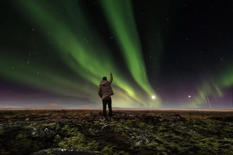 Unforgettable and Fabulous Northern Lights in Reykjavík - A Deep Dive into the Northern Lights Private Tour