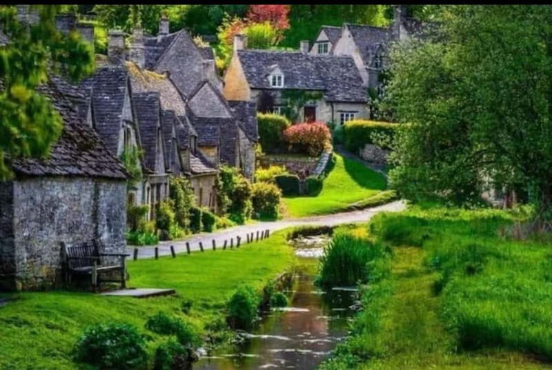 Unforgettable Day Tour to Magical Cotswold Villages - Key Points