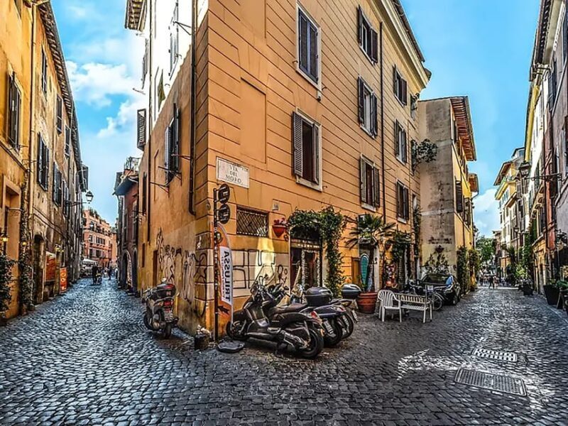 Unforgettable guided tour: Walking tour of Rome - About the Experience Provider