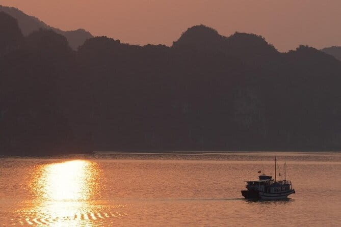 Unforgettable Lan Ha - Halong Bay Sunset Tours from Cat Ba Island - Starting the Adventure: From Cat Ba Town to Beo Harbor