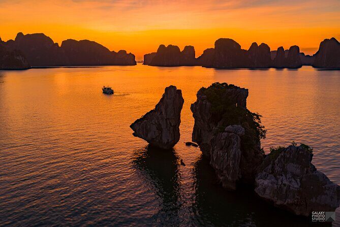 Unforgettable Moments: Private Yacht Explore Sunset Halong Bay - Authentic Perspectives from Travelers