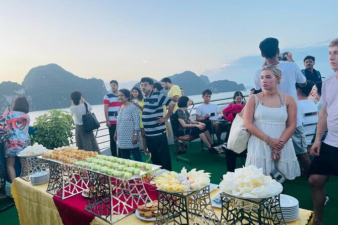 Unique Halong 5 Star Day Cruise: Buffet Lunch, Kayaking & Titops - The Highlight: Sung Sot Cave