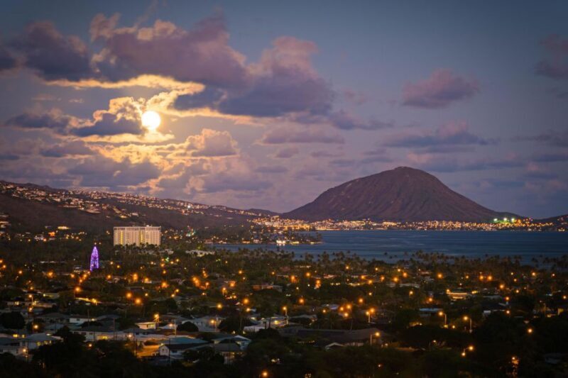 Unique Honolulu Sunset and Light Painting Tour - What makes this tour special?