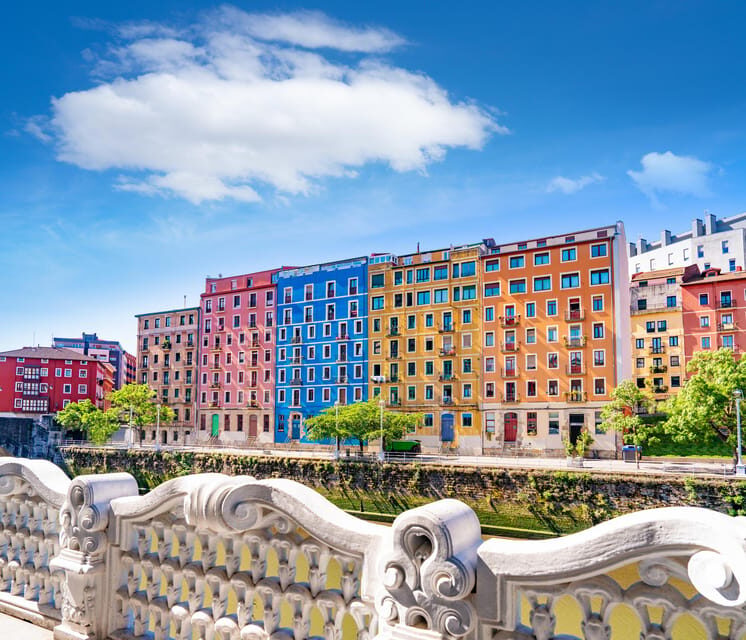 Unique Landmarks of Bilbao  Walking Tour for Couples - Key Points
