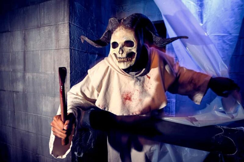 Universal Studios Hollywood: Halloween Horror Nights - The Layout and What to Expect