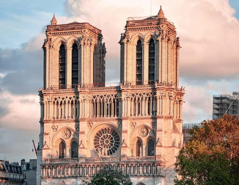 Unknown Paris: Walking Tour with an Expert Guide - Why This Tour Stands Out