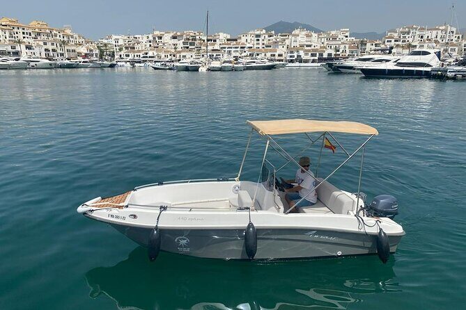 Unlicensed boat rental in Puerto Banús, Marbella. - The Experience in Detail