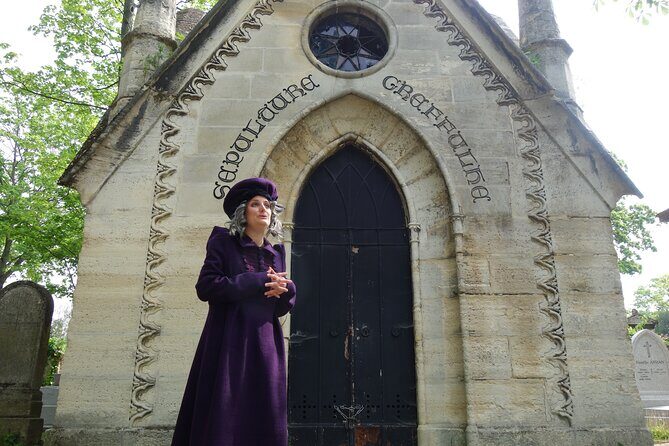 Unusual 2-hour guided tour of the Père Lachaise cemetery - Exploring Père Lachaise Cemetery: An Unusual 2-Hour Guided Experience