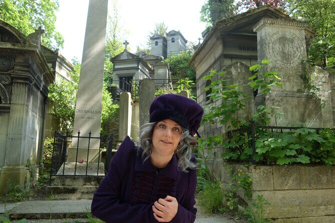 Unusual 2-hour guided tour of the Père Lachaise cemetery - Frequently Asked Questions
