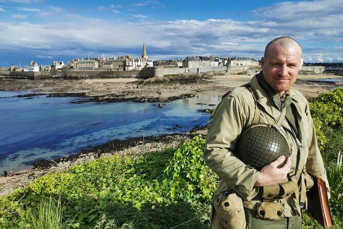 Unusual guided tour of Saint Malo in immersion in 1944 - An Immersive Journey into Saint-Malos WWII Past