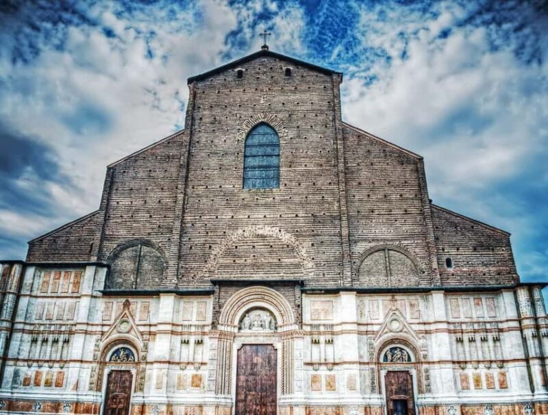 Unusual guided visit of San Petronio and the King's Astronomer - Key Points