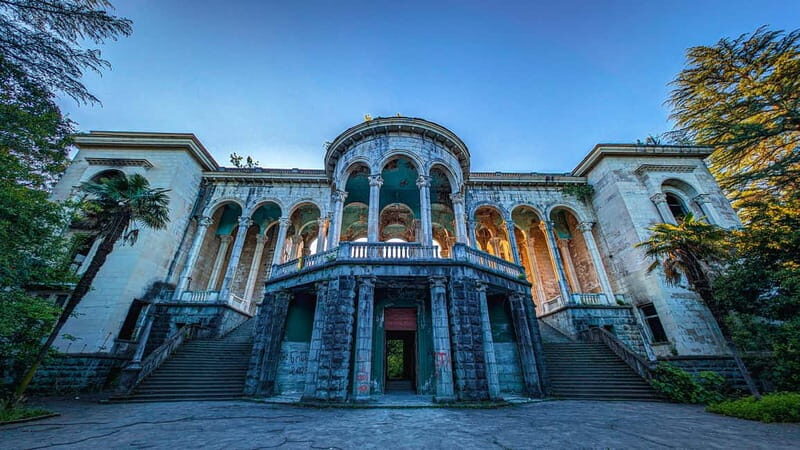 Urbex tour - Abandoned sanatoriums and Aircraft - Key Points