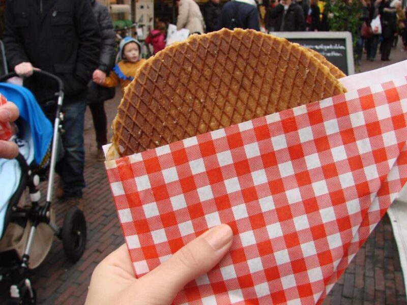 Utrecht - Food Tour: Try out 6 dutch bites - Inside a Hidden Church Turned Beer Café
