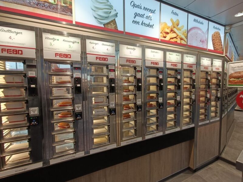 Utrecht - Food Tour: Try out 6 dutch bites - Dutch Snack Wall and Tompoes Pastry