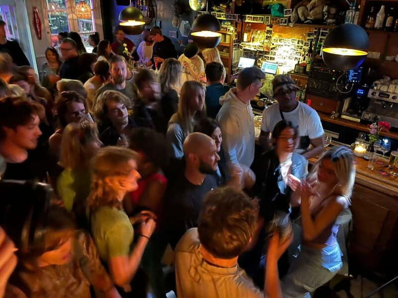 Utrecht: Ultimate Leos Pub Crawl with Local Host & Shots - Detailed Breakdown of the Experience
